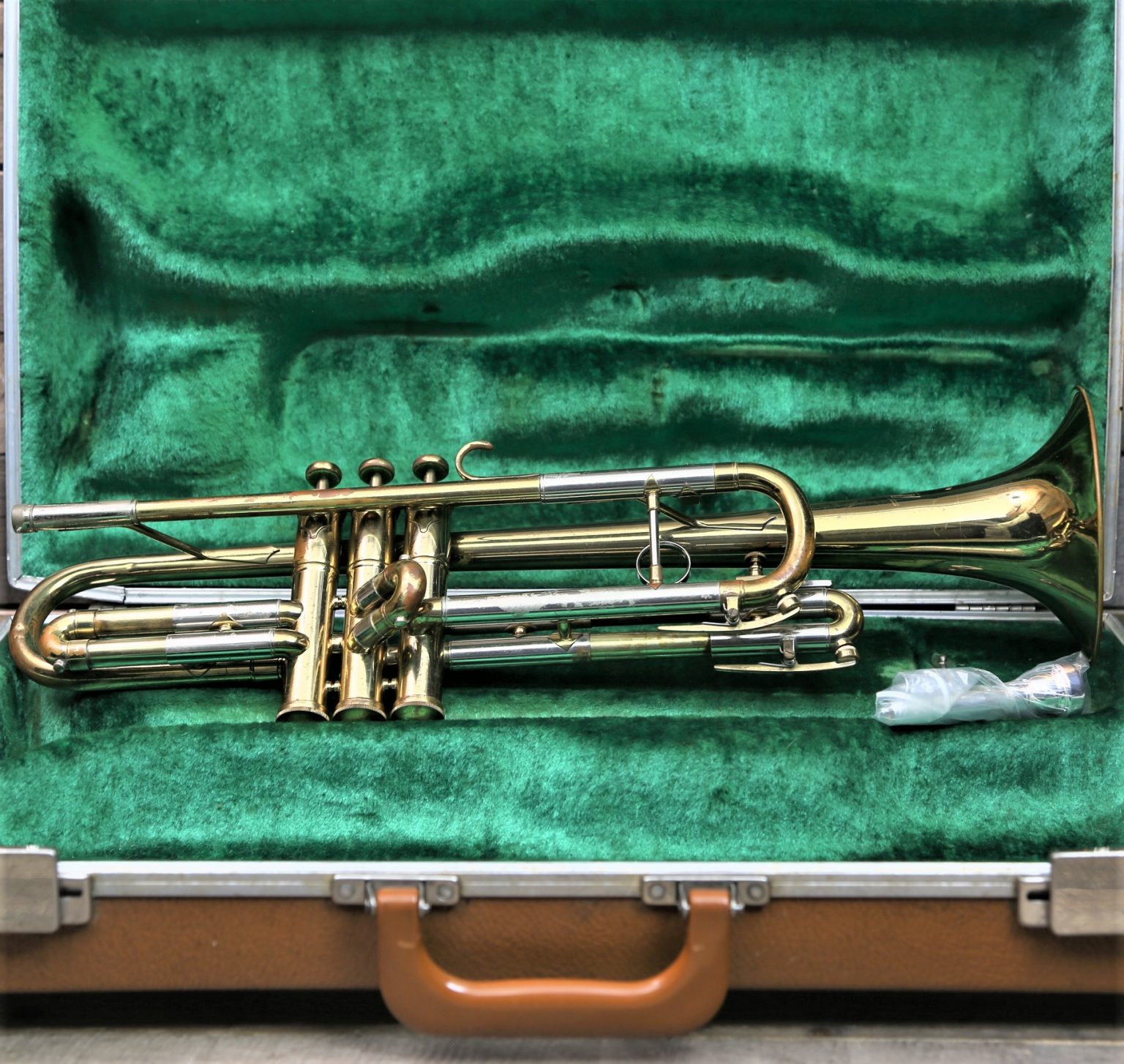Used Student Trumpet – Besson 2-20 – Brass-B – Star City Music